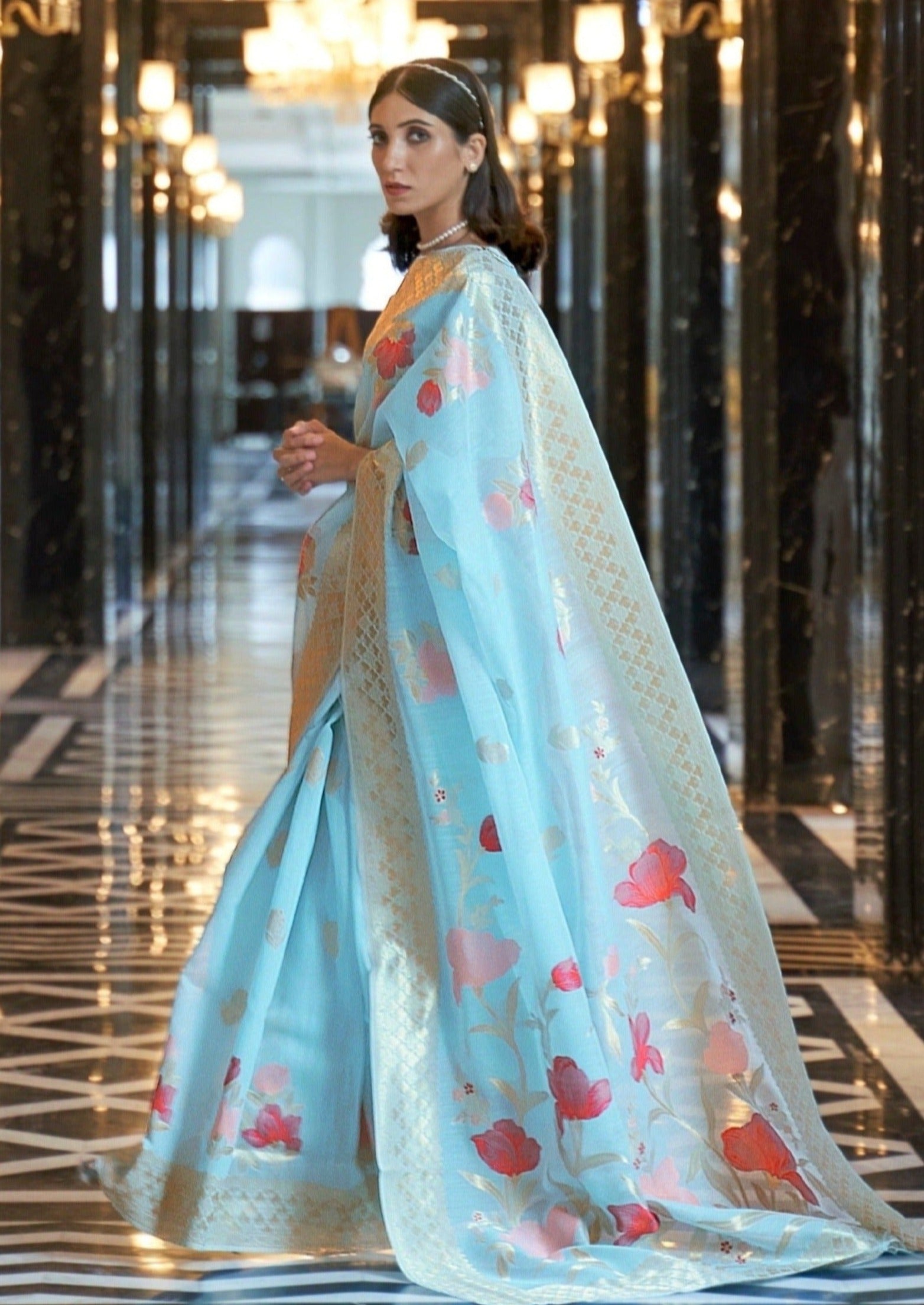 Shop Pure Linen Pastel Blue Handloom Saree with Zari Border Online – Sunasa